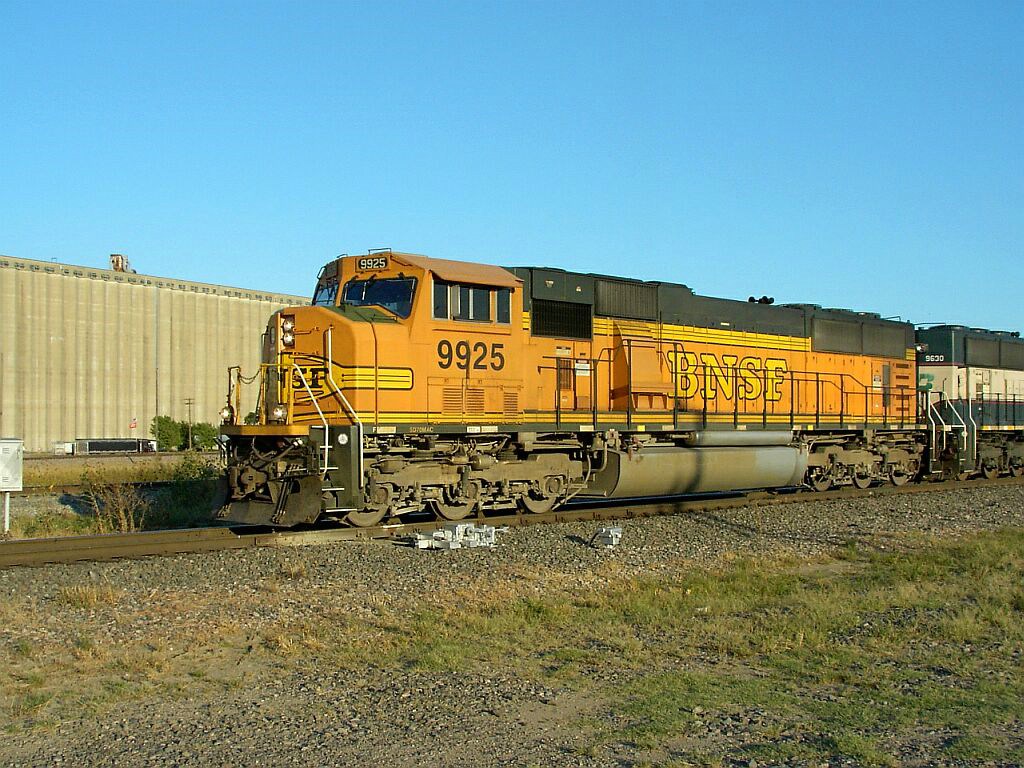 BNSF 9925